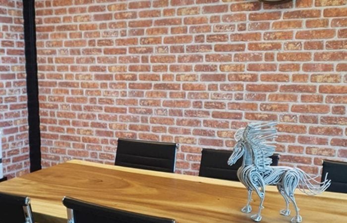 Baksteen behang & baksteenstrips. Wat is het verschil? | Isodeco.nl